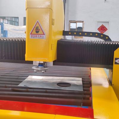 Cina Macchina di taglio del plasma CNC 3015 Galvanizzato Alu Carbonio Ferro SS Tubi a foglia Piccola macchina di taglio del plasma Cnc in vendita