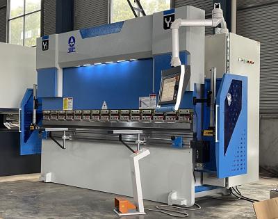 China 8+1 dobrador da imprensa hidráulica da linha central 3200mm 110T com o servo motor principal de DA66T à venda