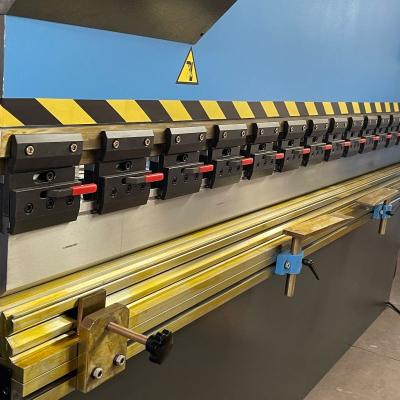China 4mm de aço carbono hidráulico NC Press Brake 3200mm Press Bending Machine 100T com E21 à venda
