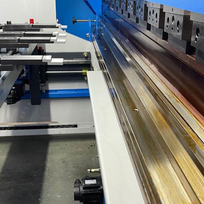 Cina 220T 3200 Folding Hydraulic CNC Press Brake per lamiera DA53T Controllo 4+1 Asse in vendita