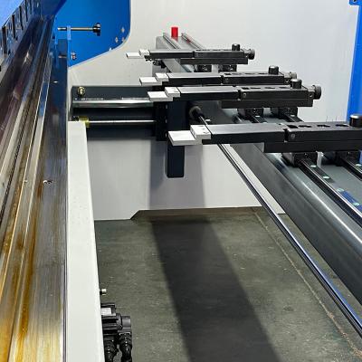 Cina 220T 3200 Folding Hydraulic CNC Press Brake per lamiera DA53T Controllo 4+1 Asse in vendita