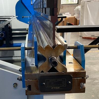 Cina 220T 3200 Folding Hydraulic CNC Press Brake per lamiera DA53T Controllo 4+1 Asse in vendita