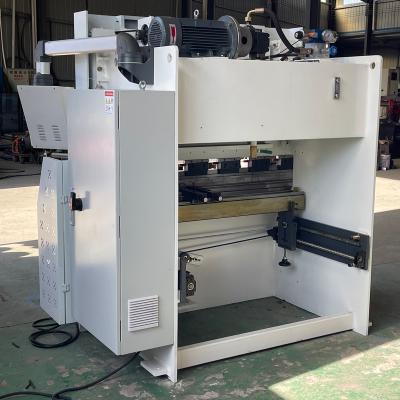 Cina WC67Y-30T1600 macchina di piegatura idraulica soluzione personalizzabile per il processo di produzione in vendita