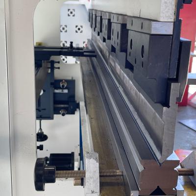 Cina WC67Y-30T1600 macchina di piegatura idraulica soluzione personalizzabile per il processo di produzione in vendita