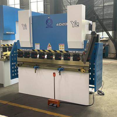 China Freio de pressão de barra de torção de alta precisão 40T 8 pés mesa de trabalho WC67Y E21 controlador à venda
