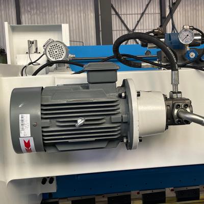 Cina CNC Torsion Bar Press Brake Alta precisione 5.5KW NC Controller macchina di piegatura idraulica in vendita