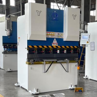 Cina 1600mm Worktable Torsion Bar Press Brake Controller CNC Metallo liscio macchina di piegatura idraulica in vendita