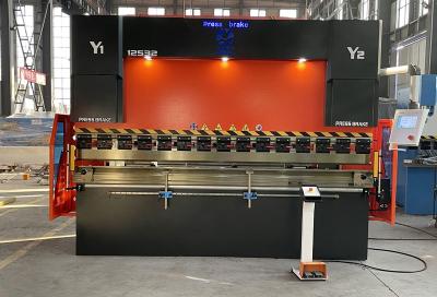 Cina WC67K 125 tonnellate Cnc Sheet Metal 125T\/3200mm Macchina di piegatura manuale idraulica 2 assi Presso freno in vendita