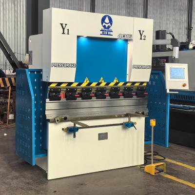 Cina Freni a pressione idraulica 1600mm Tavolo di lavoro Servo Freno a pressione Controller CNC Metallo liscio in vendita