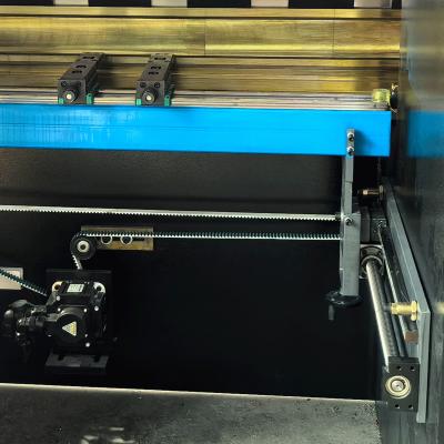 Cina 40T1600 Freno a pressione idraulica Macchina di piegatura CNC Economica e pratica in vendita