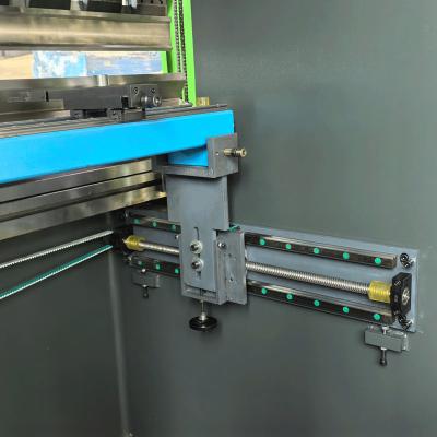 Cina Freni idraulici CNC Presse Potente piegatrice 4 metri Precise And Efficient in vendita