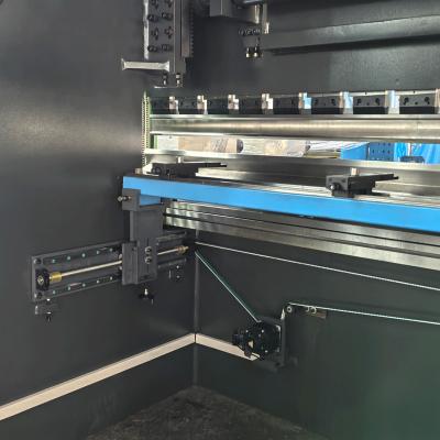 Cina Freni idraulici CNC Presse Potente piegatrice 4 metri Precise And Efficient in vendita
