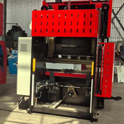 Cina Macchina di piegatura CNC idraulica automatica Freno di pressione CNC idraulica 5 assi Per lamiera di metallo di precisione lamiera di acciaio in vendita