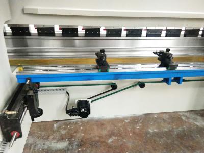 Cina Controllo idraulico del sistema Doible della macchina piegatubi 3200mm 800kn DA41S di CNC della lamiera sottile in vendita