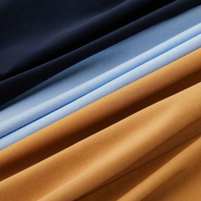 Cina Logo di colore personalizzato Polo Spandex Nylon T-shirt maschile senza cuciture per modelli OEM ODM in vendita