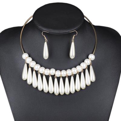 China Fashion Designer White Pearl Necklace Earrings Waterdrop Pearls Pendant jewelry set for sale