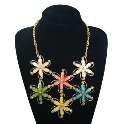 China Wholesale Fashion Elegant Women Gold Flower Necklace New Choker Bib Statement Necklace for sale