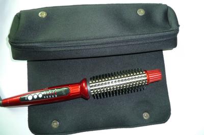 China LED Wave Natural Hair Curling Comb For Hair Salon / Dual Voltage Mens Hair Brush for sale