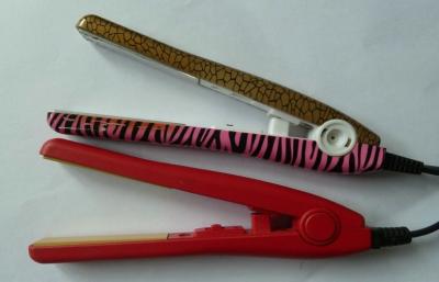 China Red Curl-Flip-Style Mini Straightening Flat Iron for Black Hair Girl Use for sale