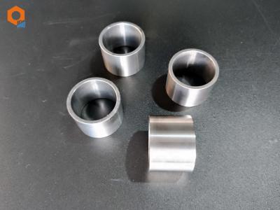Cina Il carburo di tungsteno dell'OEM collega imbussolare con un manicotto le parti su ordinazione di usura piccolo in lotti per olio in vendita