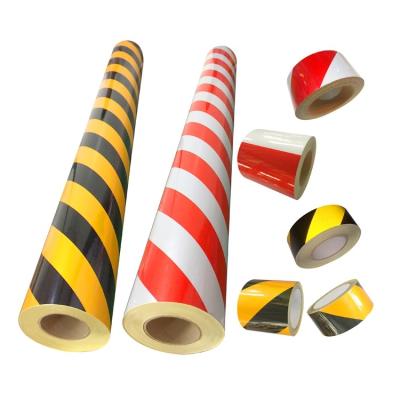 Cina Self-Adhesive Chevron Reflective Vinyl Film Sheet Vinyl Roll Grade pubblicitario in vendita