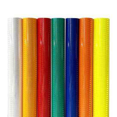 China Hoge intensiteit prismatisch vinyl prismatisch reflecterend vel voor verkeersborden for sale