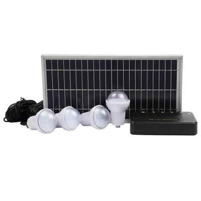 Cina corredi Li Ion Residential Solar Panel Kits del sistema solare della casa di 7.4V 5200mAh con 4 lampadine in vendita