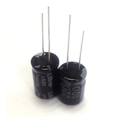 Cina Condensatore elettrolitico di alluminio radiale 220uF 100V 13*21mm 2000hours in vendita