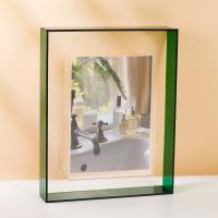 China Modern Acrylic Floating Wall Frames , Magnetic Frameless Plexiglass Picture Frames for sale