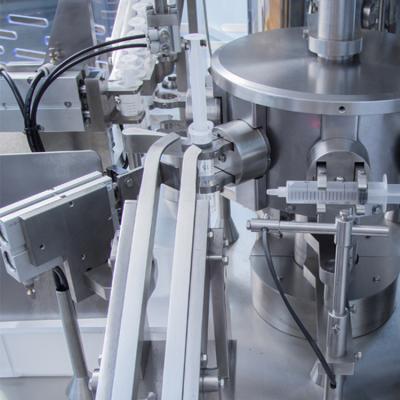 China Automatic Syringe Filling Plugging Machine 80ml Veterinary Anesthesia Sterile Plastic for sale