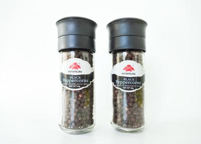 Cina Granelli di pepe nero di qualità superiore in elegante barattolo di vetro con una macinatrice innovativa in vendita