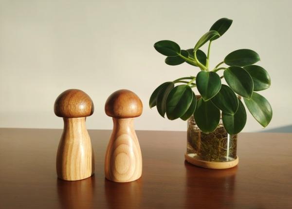 Quality Classic Salt And Pepper Acacia Wood Grinder Set Elegant Mill Modern And Stylish for sale