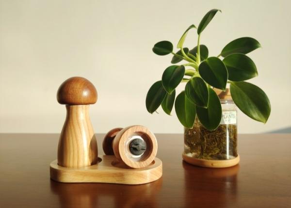 Quality Modern Mashroom Salt And Pepper Acacia Wood Grinder Set 2 Pcs Mill With Tray for sale
