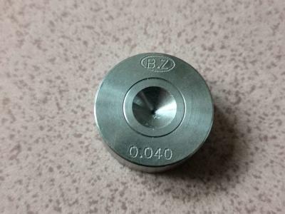 中国 炭化タングステンワイヤー デッサンは反酸化0.040Mmサイズ死ぬ 販売のため