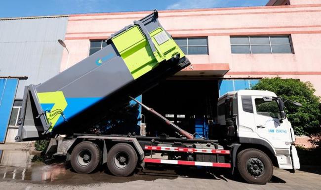 Mobile waste compactor operational view