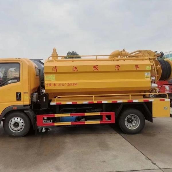 Quality 2.2m3 2200L 7.4tons Sewage Suction Truck Diesel Powered Pipeline Dredging for sale
