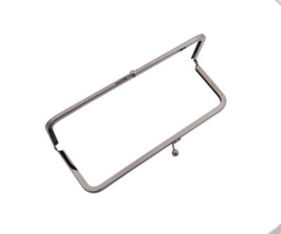 China OEM fashionable metal frame clutch wallet,flat frame wallets for women for sale
