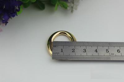 China Handbag Accessories Zinc Alloy Open Oval Shape Light Gold Metal Ring Buckles Design for sale