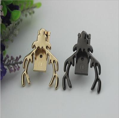 China Production classic old style elk head light gold metal handbag locks for sale