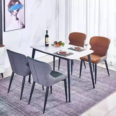 Cina Sedie da pranzo imbottite moderne resistenti allo sporco Sedie da ristorante di lusso in pelle PU in vendita