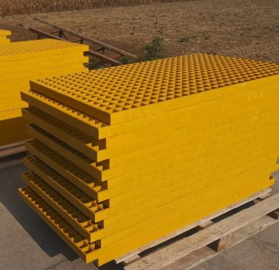 China Gemakkelijk te reinigen en onderhouden gegoten GRP/Vibreglas vloerrooster voor autoverwasvloer Te koop