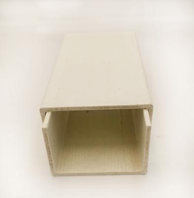 China Geïsoleerde FRP-kanaalkabelkanalen 100 mm 200 mm 300 mm voor veilige draadbakorganisatie Te koop