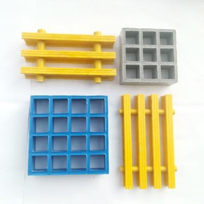China Rejillas de plástico reforzadas con fibra de vidrio para soluciones de pisos exteriores antideslizantes en venta