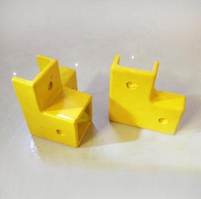 Cina Giallo 50mm FRP 3 Way 4 Way Fittings/Connector per recinzioni quadrate rotonde in fibra di vetro/accessori a manubrio in vendita