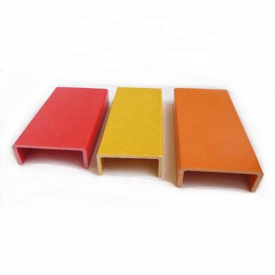 China Material de canal de plástico reforzado con fibra de vidrio Opción ideal para diversas aplicaciones en venta