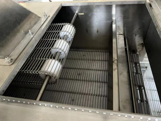 Poultry Meat and Seafood Flouring Machine