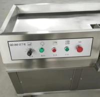 China Stainless Steel Meat Cube Cutting Machine with Multi-Functional Automatic Design for sale