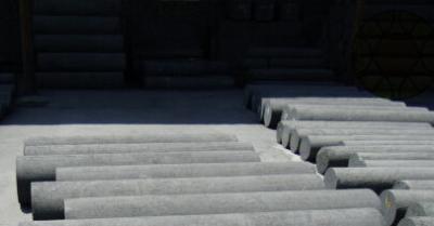 China Sintered Artificial isostatic graphite rods for sale