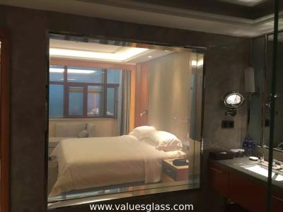 Cina Smart Glass scambiabile di vetro della doccia di segretezza del bagno 50000 ore di tempo di vita in vendita