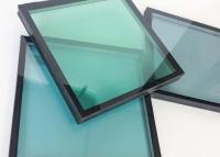 중국 5 밀리미터는 밀봉된 스페이서 구부러진 격리된 템퍼드 글라스 착색된 청색 방수제를 발표합니다 판매용